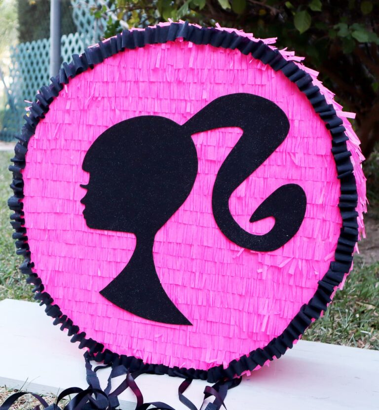 Hazlo Especial | Piñata de Barbie redonda